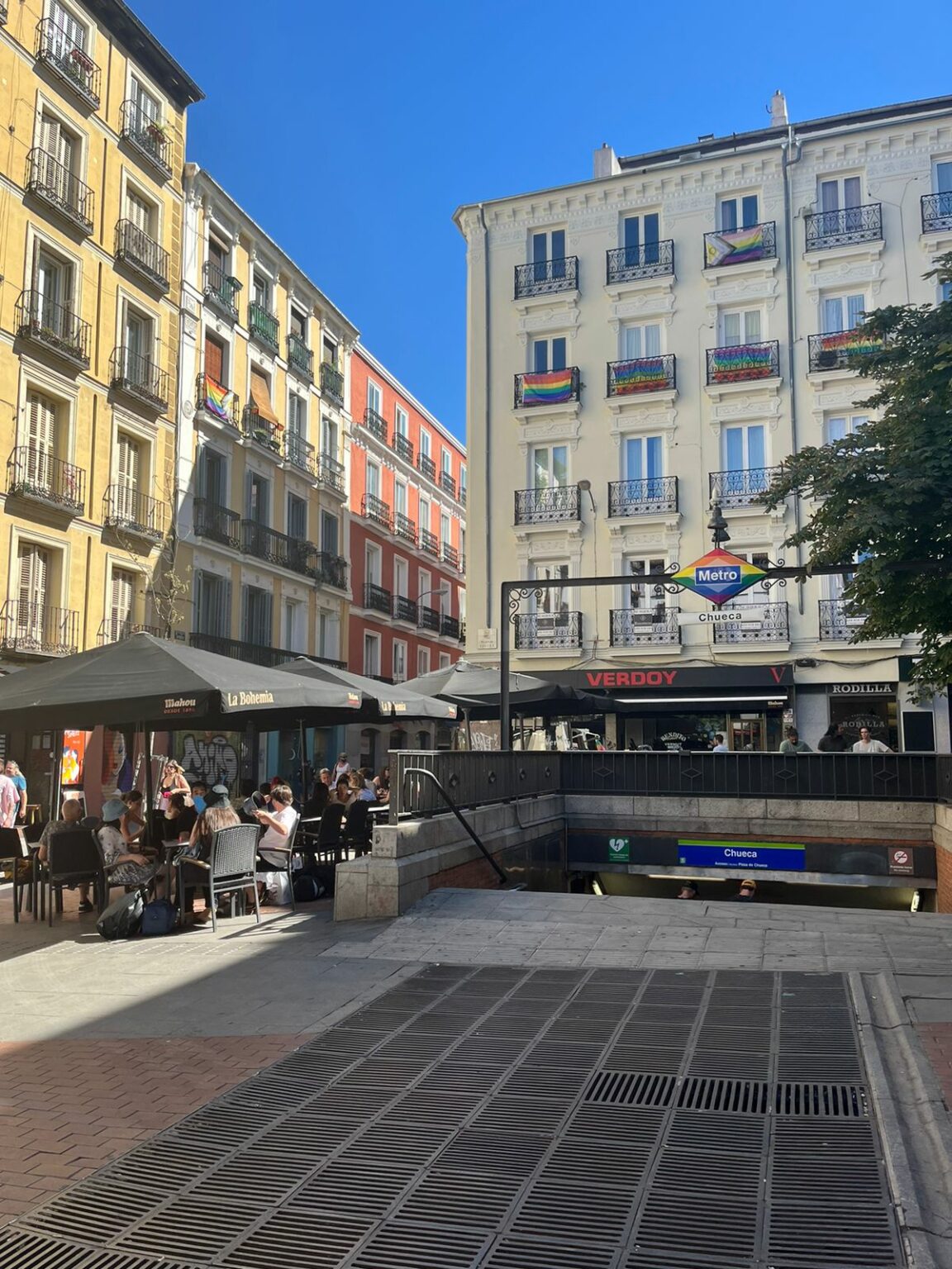 Historia de Chueca, icónica zona LGBT+ de Madrid - LGBTravel